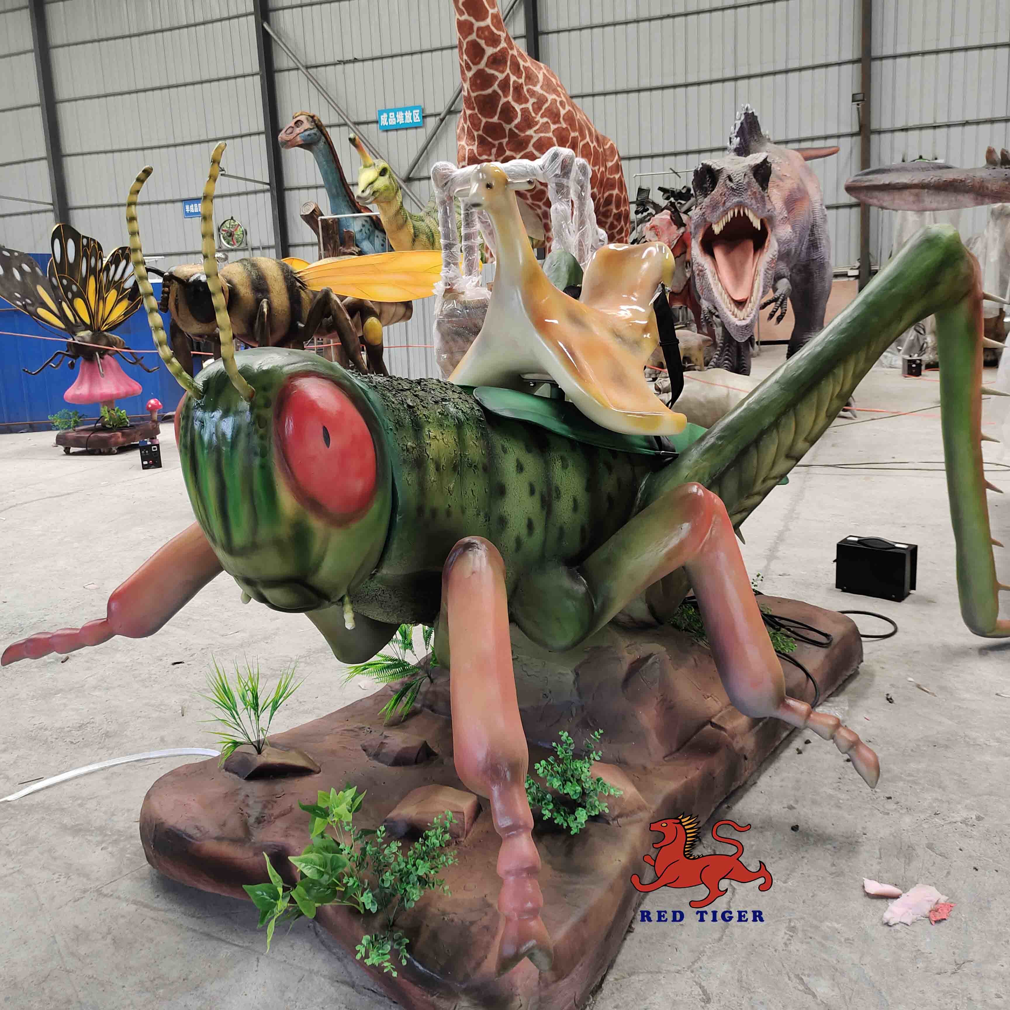 Animatronic Giant Locust Model Adult Age High Density Sponge Material